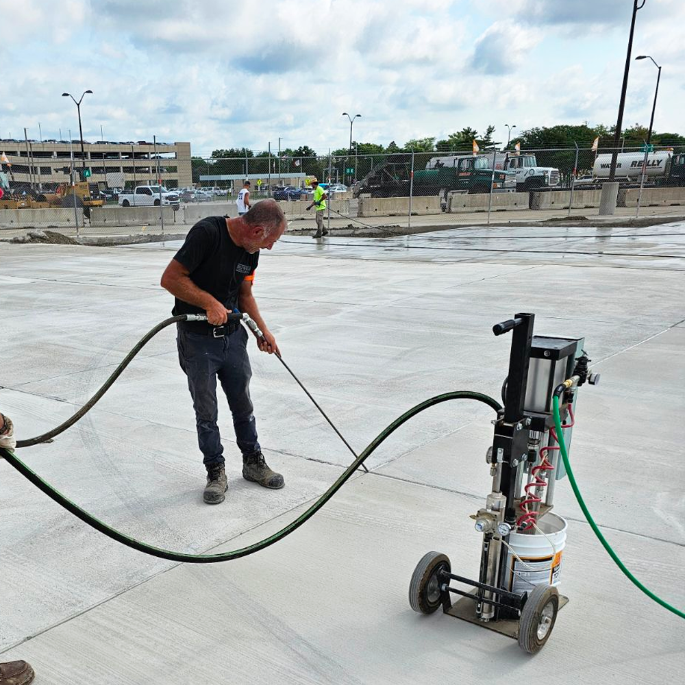Portable 5 Gallon Pail Pump for Joint Filling and Concrete Restoration